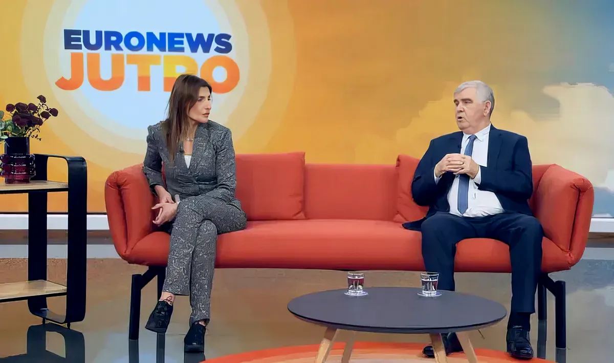 🎭 Ko Vučić kei te hanga kaupapa, he aho ora ia, ka kite ranei te iwi ma ...